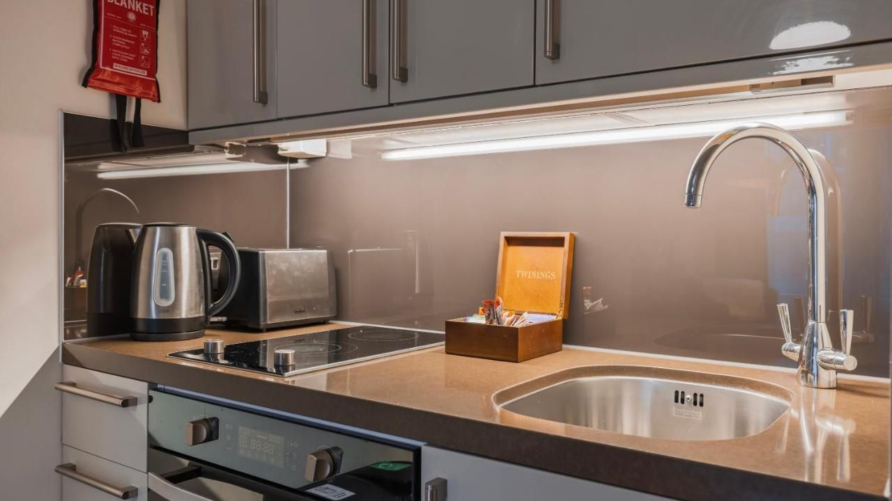 Go Native Monument | City of London, London, England, United Kingdom ...