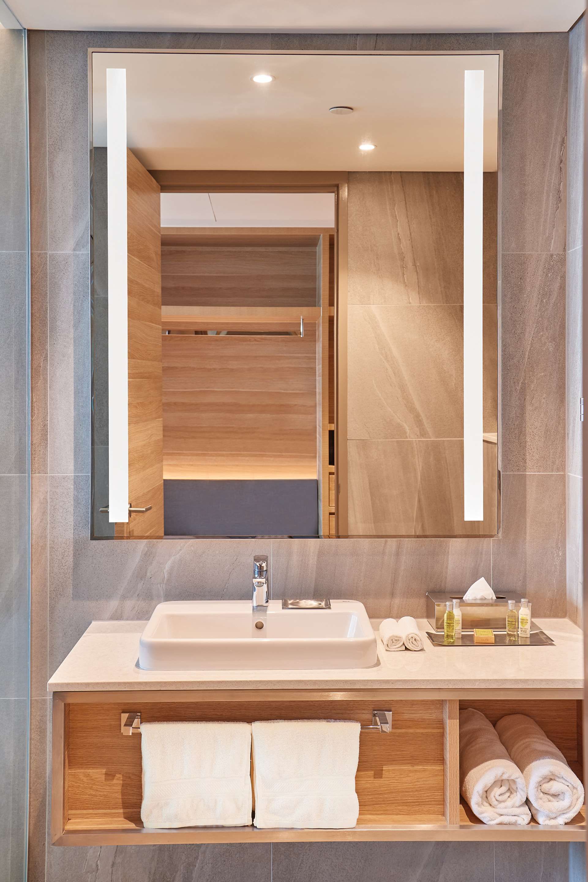 DoubleTree by Hilton Perth Waterfront | Perth, Western Australia ...