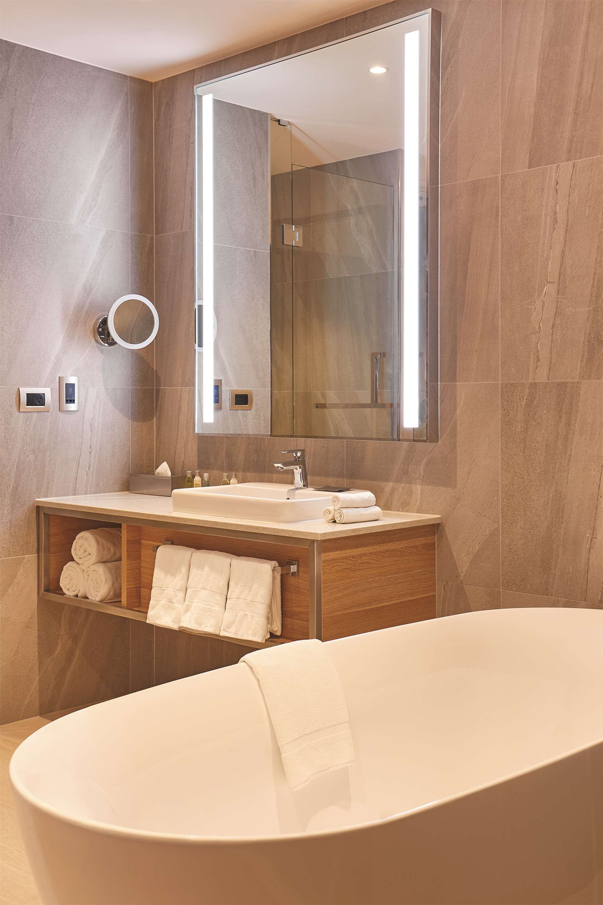 DoubleTree by Hilton Perth Waterfront | Perth, Western Australia ...