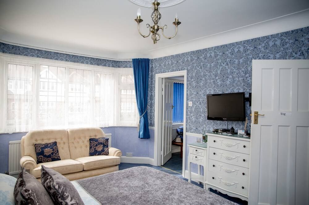 Bay Tree House Bed & Breakfast | Arnos Grove, London, England, United ...