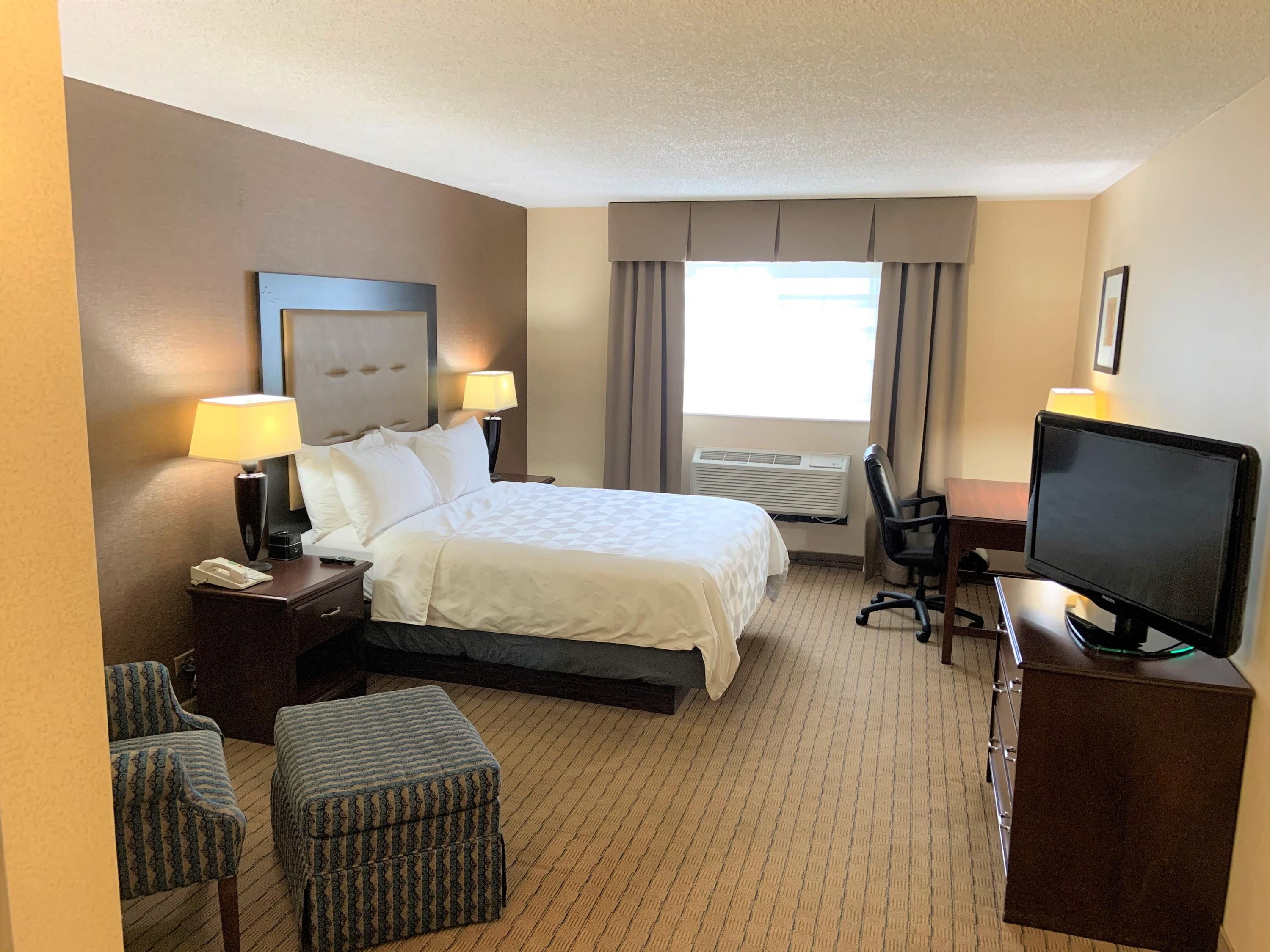 Holiday Inn Hotel & Suites Chicago-Carol Stream/Wheaton, An Ihg Hotel ...