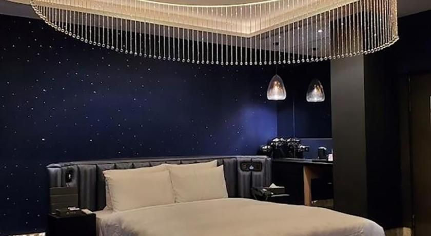 Domo Hotel | Venue Report
