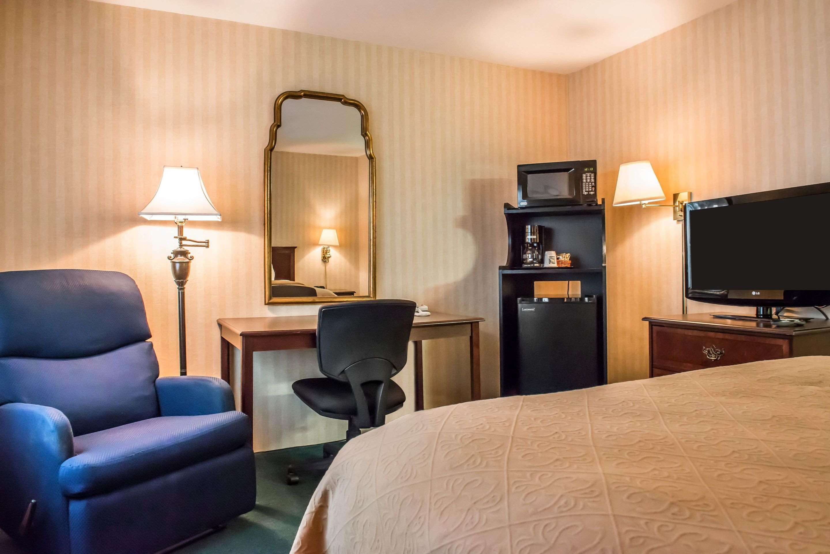 Quality Inn Pittsburgh Airport $71 ($̶9̶1̶). Oakdale Hotel Deals ...