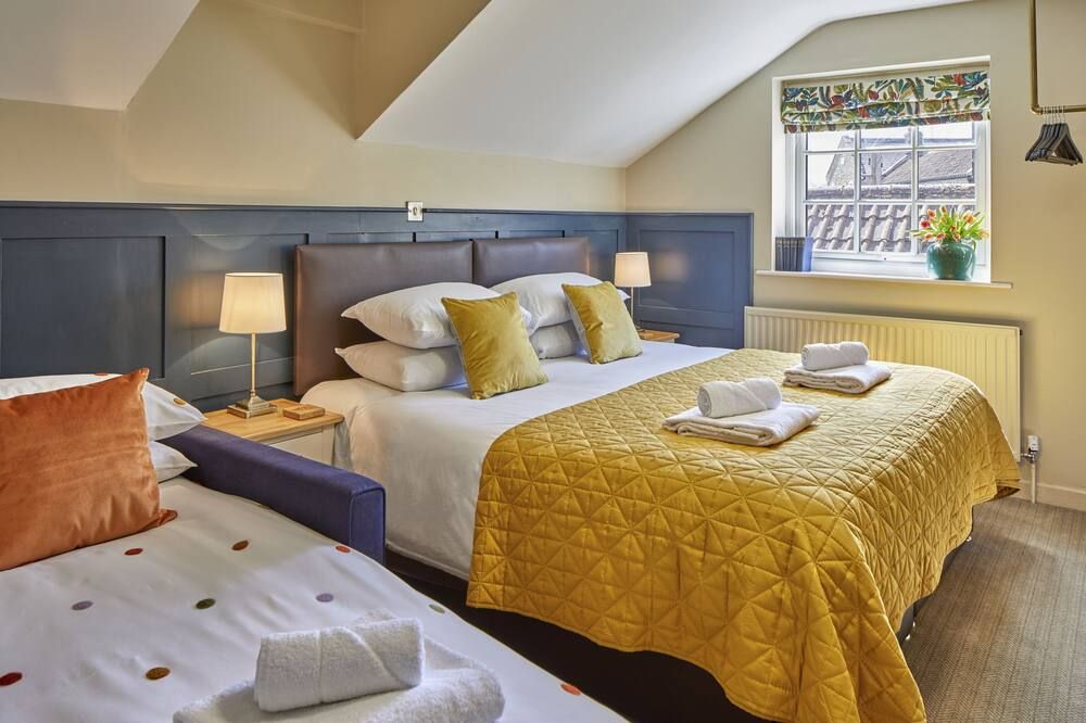 Full Moon Inn Rudge | United Kingdom | Venue Report