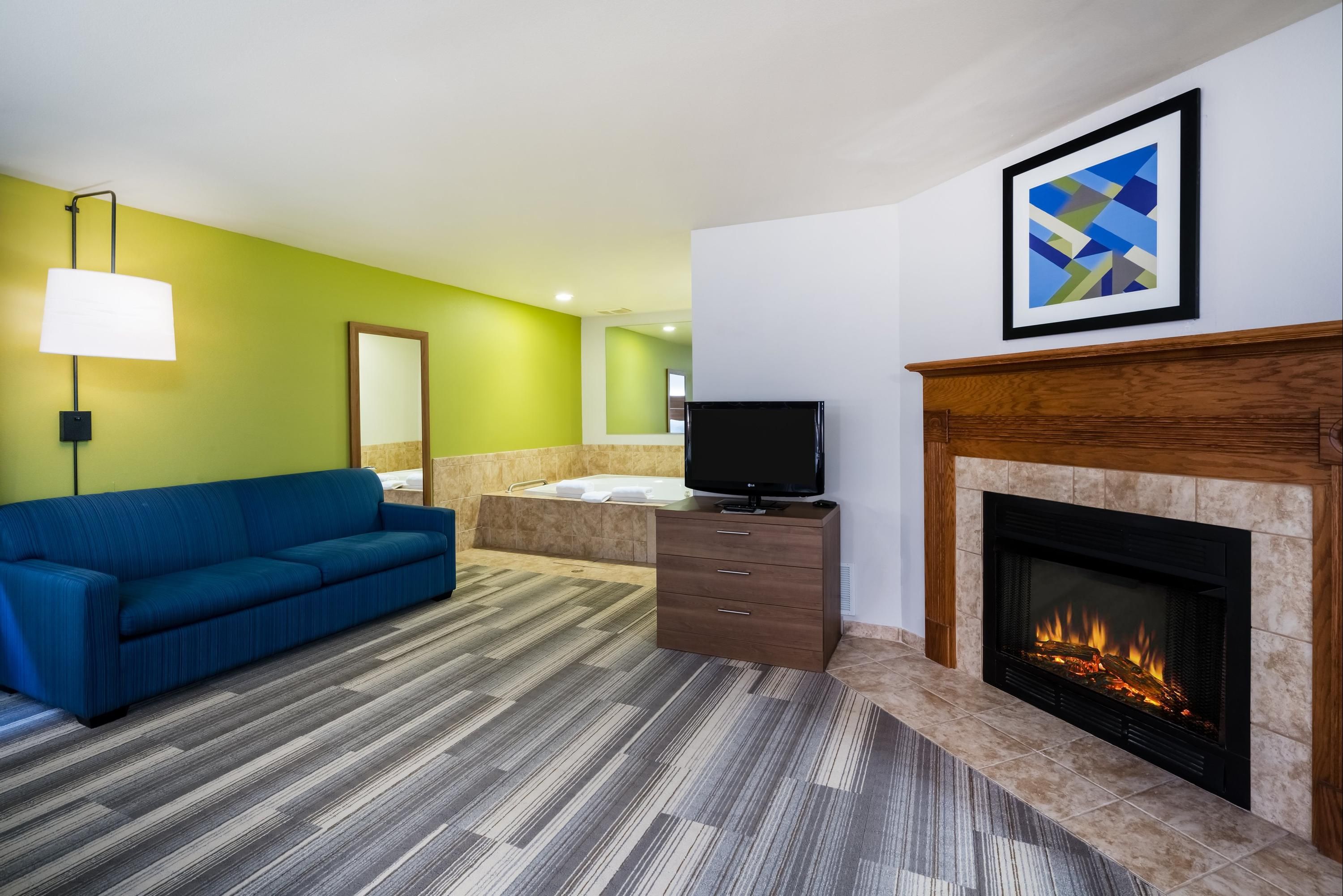 Holiday Inn Express & Suites Rocky Mount/Smith Mtn Lake $117 ($̶1̶7̶0̶ ...