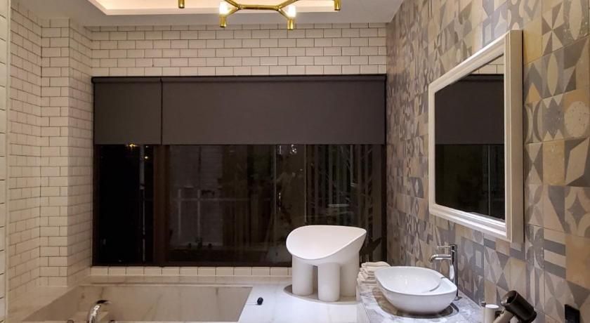 Domo Hotel | Venue Report