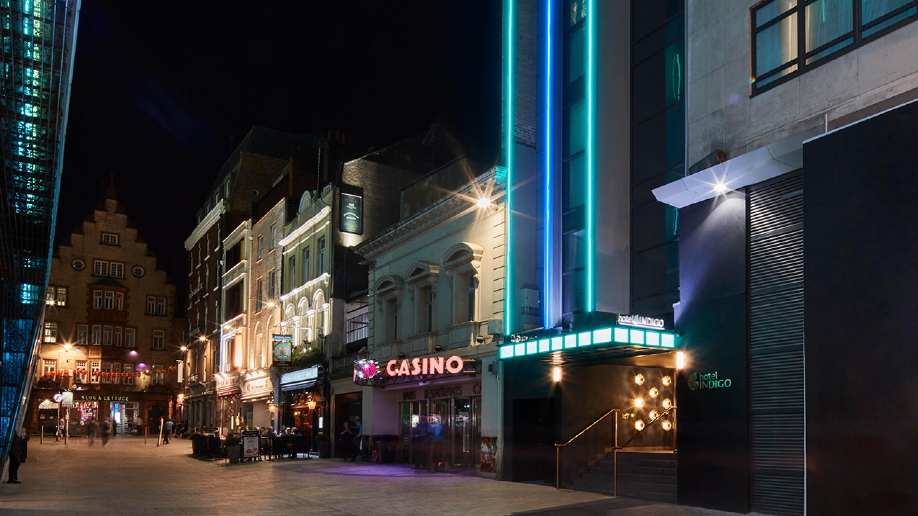 Hotel Indigo London - 1 Leicester Square à partir de 128 €. Hôtels à ...