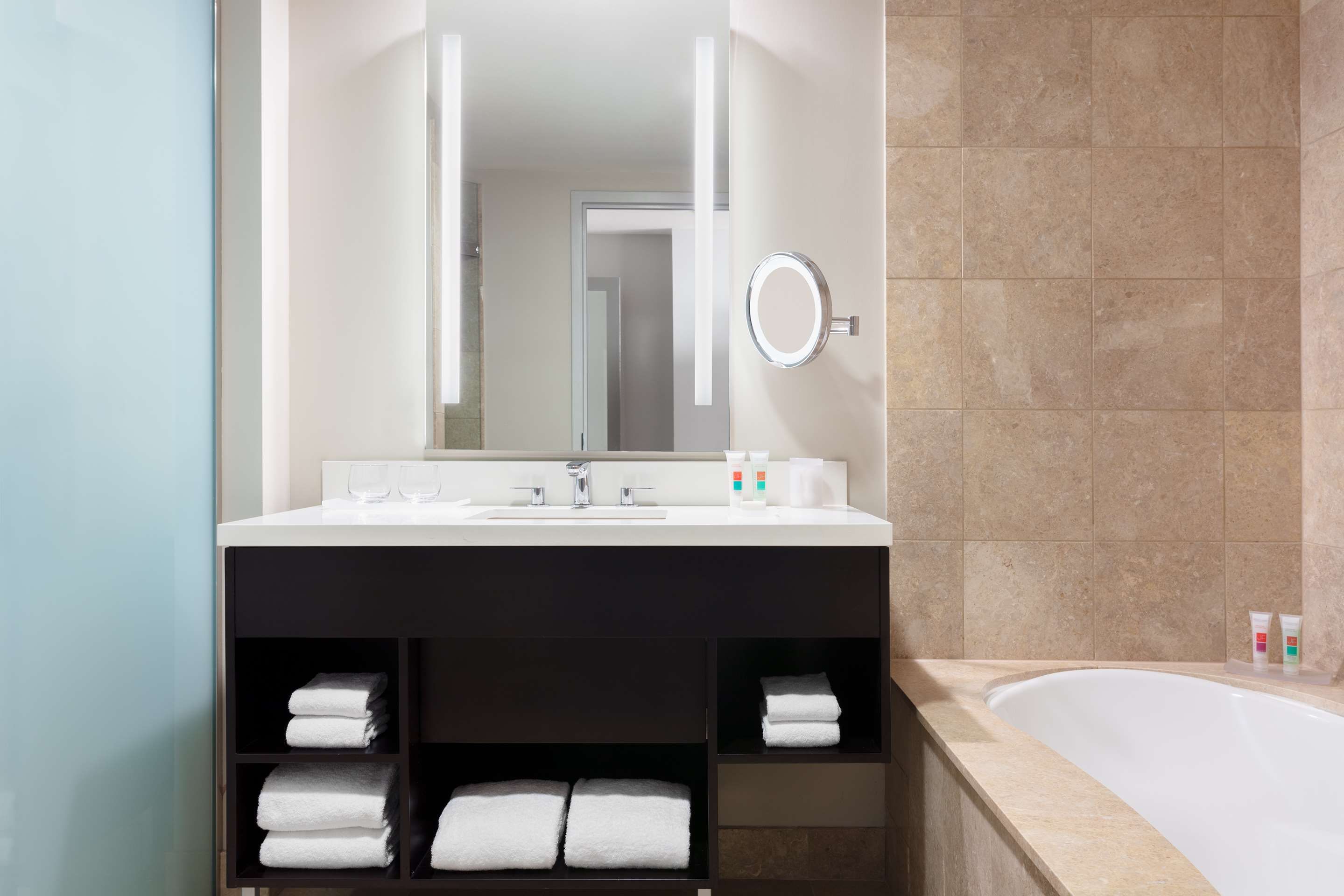 The Lofton Hotel Minneapolis, Tapestry Collection by Hilton ...