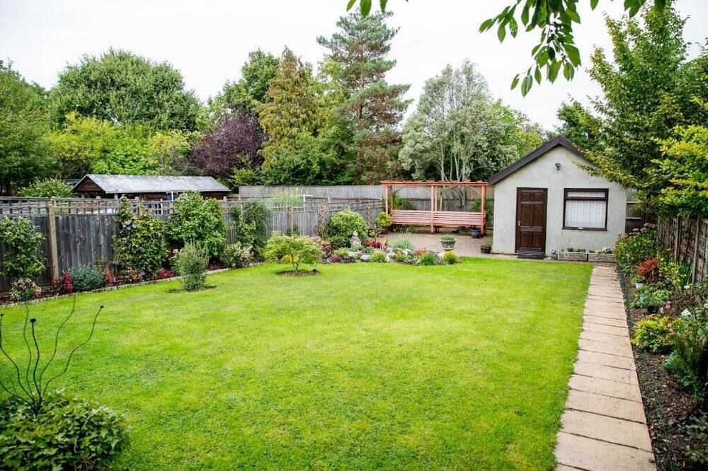 Bay Tree House Bed & Breakfast | Arnos Grove, London, England, United ...