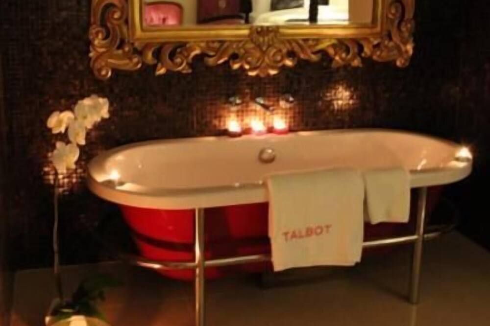 The Talbot Hotel | United Kingdom - Venue Report