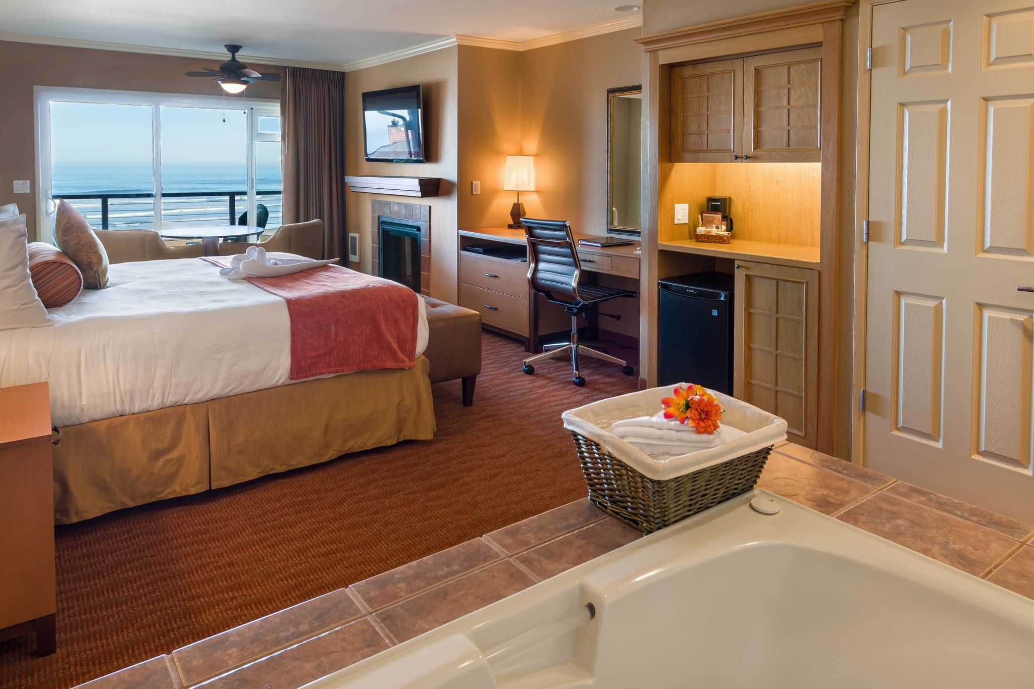 Hallmark Resort in Cannon Beach $187 ($̶3̶5̶2̶). Cannon Beach Hotel ...