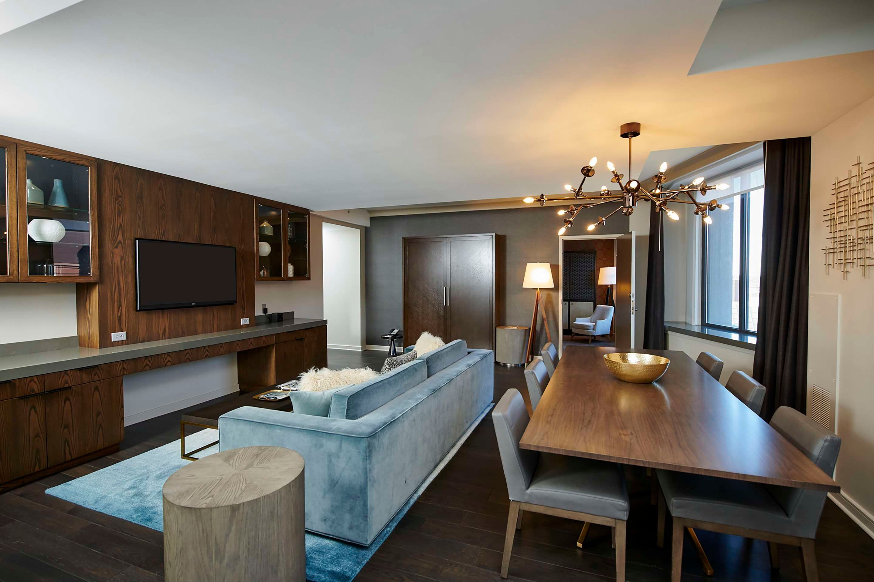 The Lofton Hotel Minneapolis, Tapestry Collection by Hilton ...