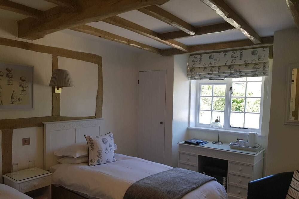 Random Hall | United Kingdom | Venue Report