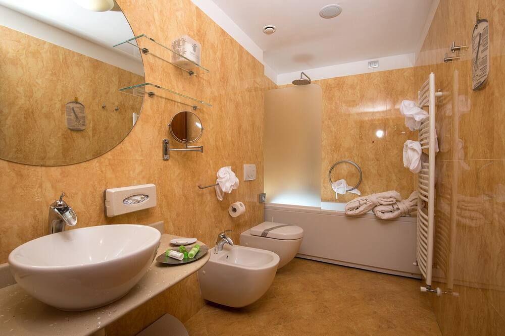 Color Hotel Style, Design & Gourmet | Italy | Venue Report