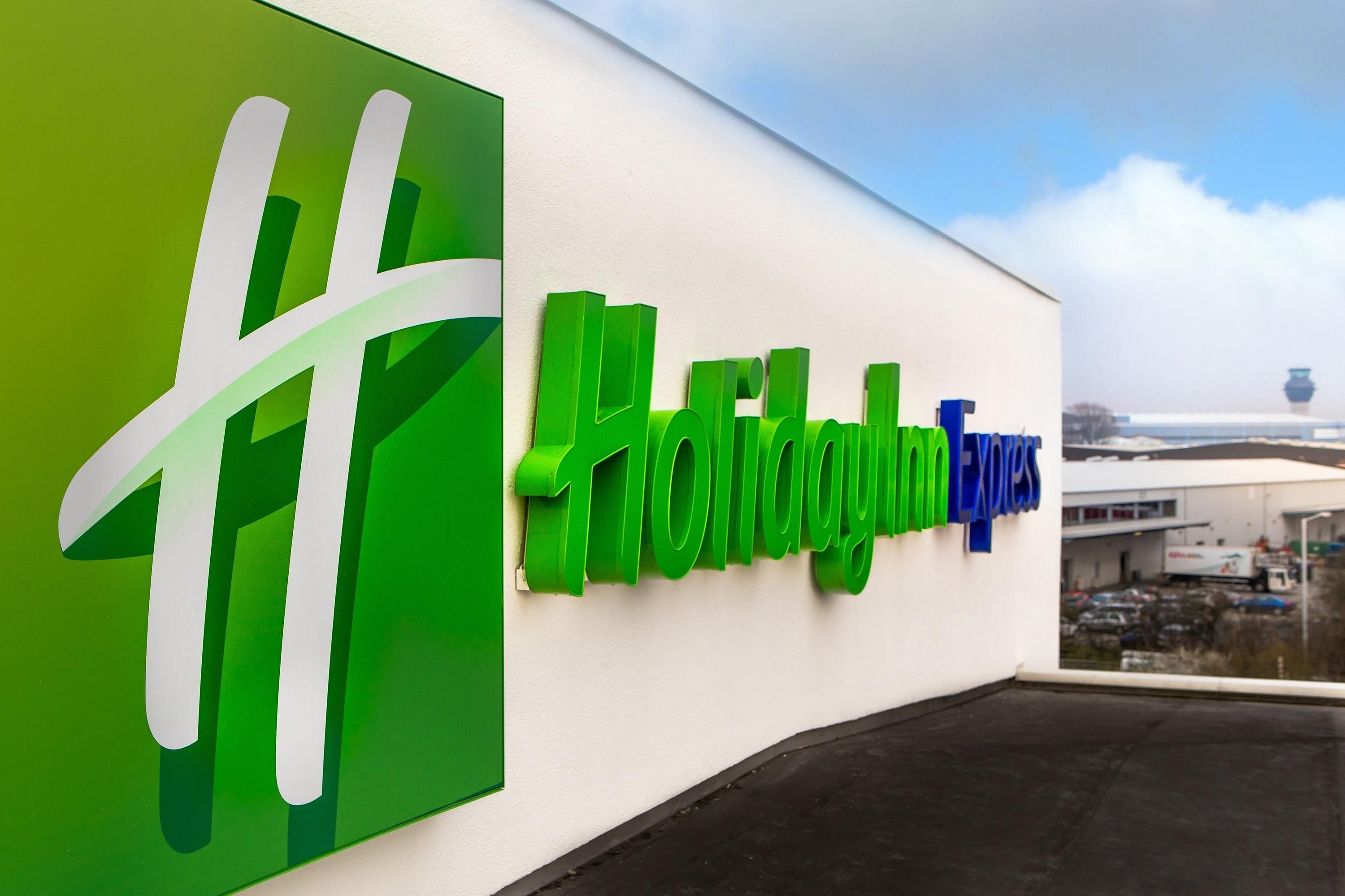 Holiday Inn Express Manchester Airport from £47. Manchester Hotels - KAYAK