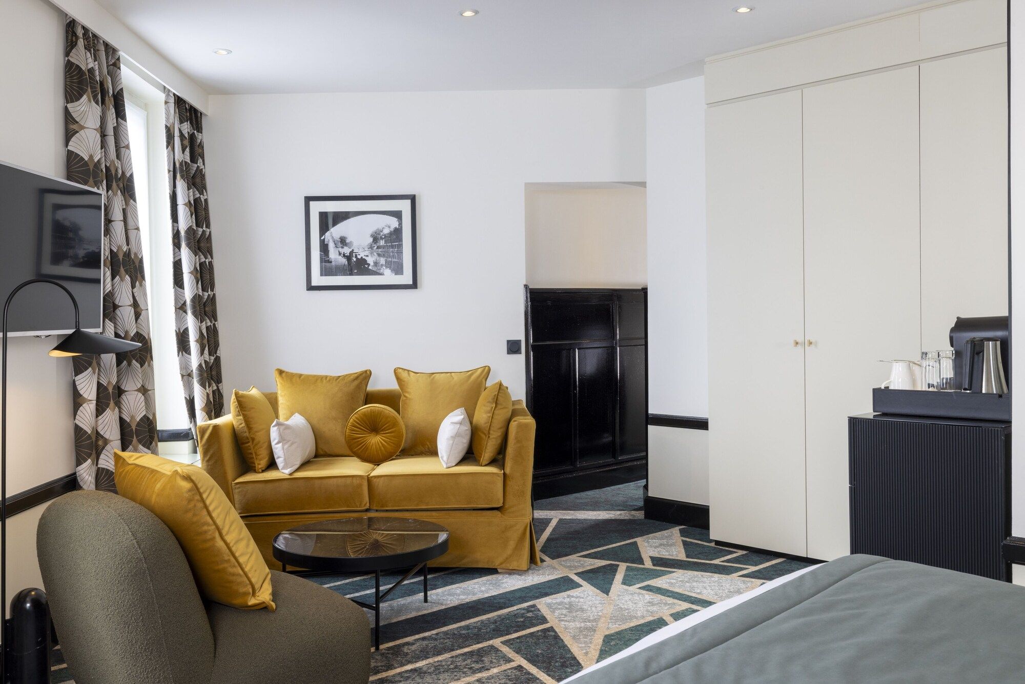 Hotel Aiglon | Paris, Île-de-France, France - Venue Report