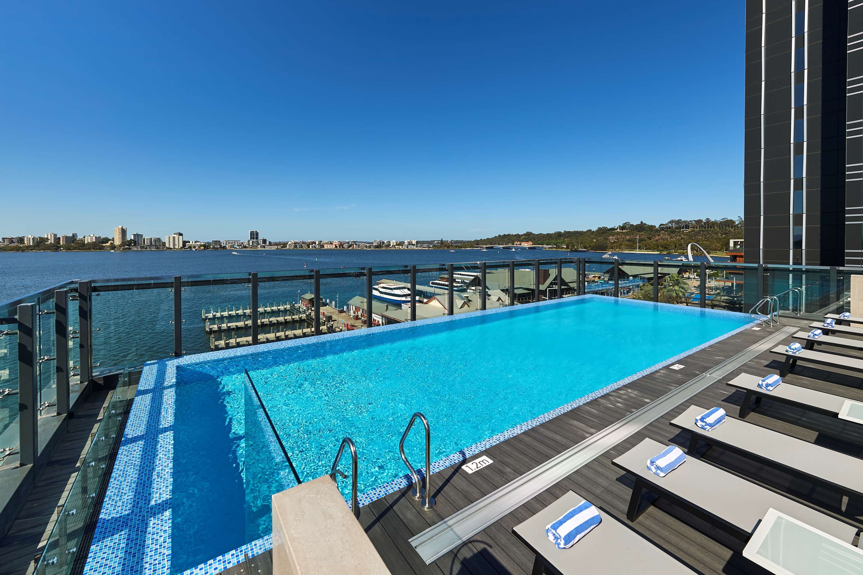 DoubleTree by Hilton Perth Waterfront | Perth, Western Australia ...