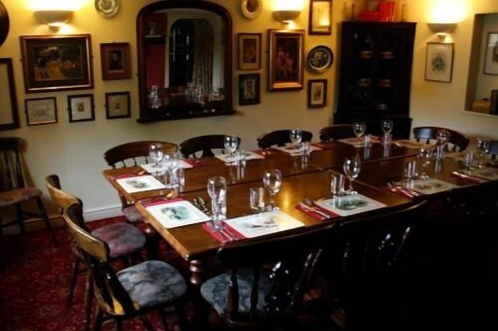 Golden Ball Hotel | Boxworth, England, United Kingdom | Venue Report