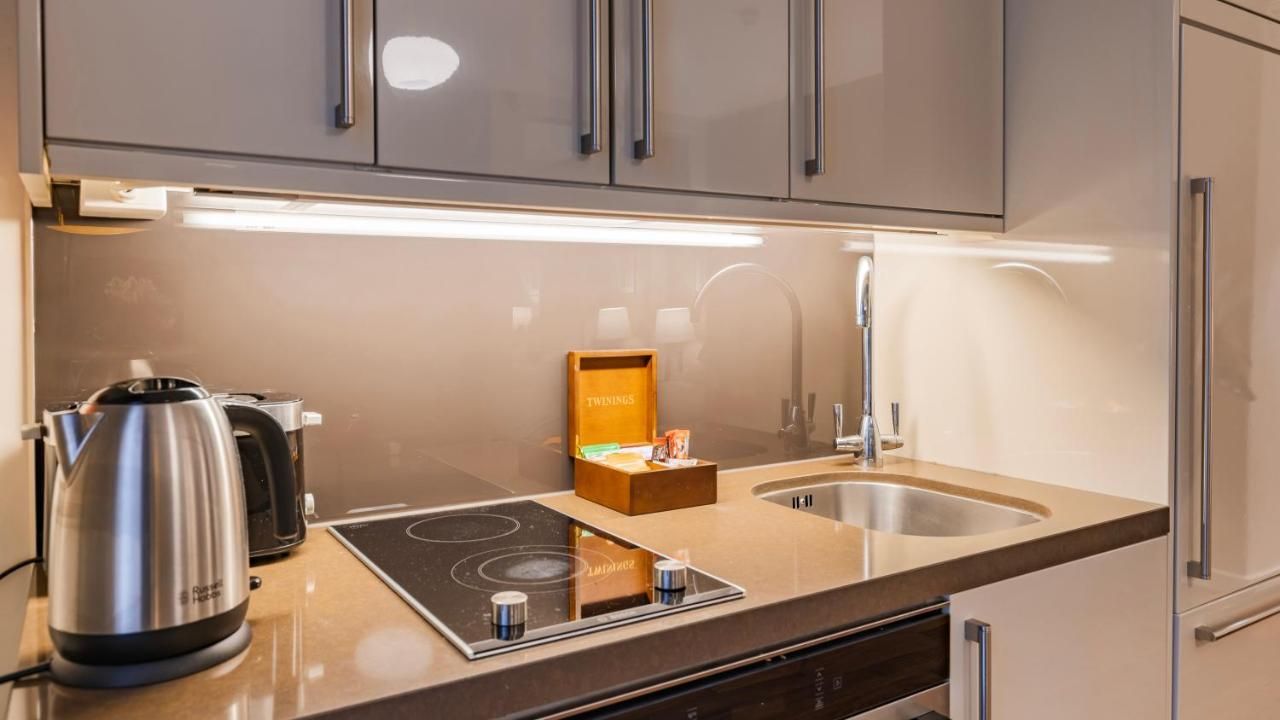 Go Native Monument | City of London, London, England, United Kingdom ...