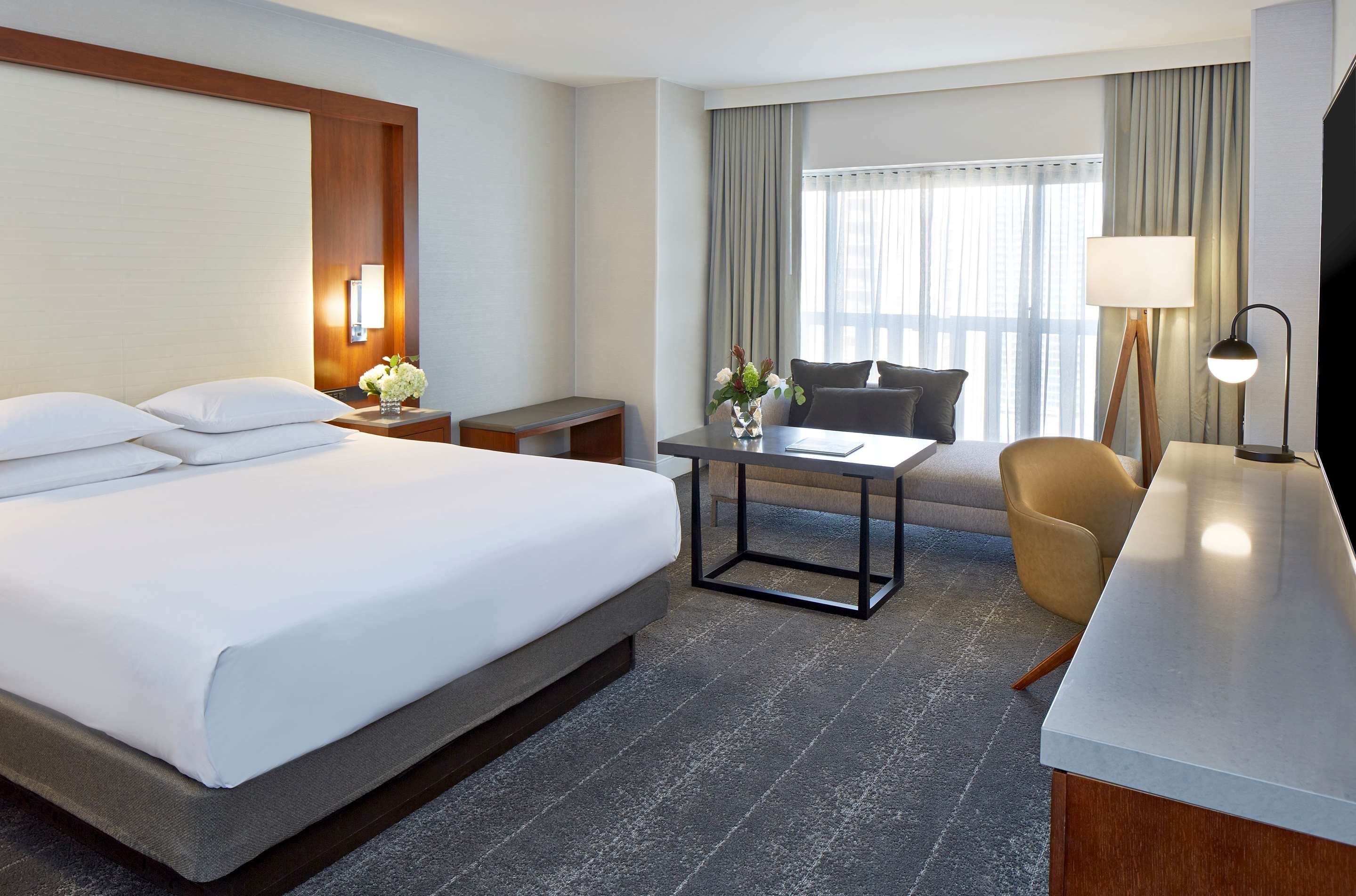 Hyatt Regency Atlanta $121 ($̶2̶2̶6̶). Atlanta Hotel Deals & Reviews ...