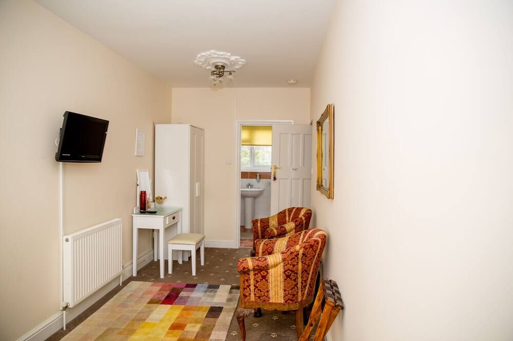 Bay Tree House Bed & Breakfast | Arnos Grove, London, England, United ...