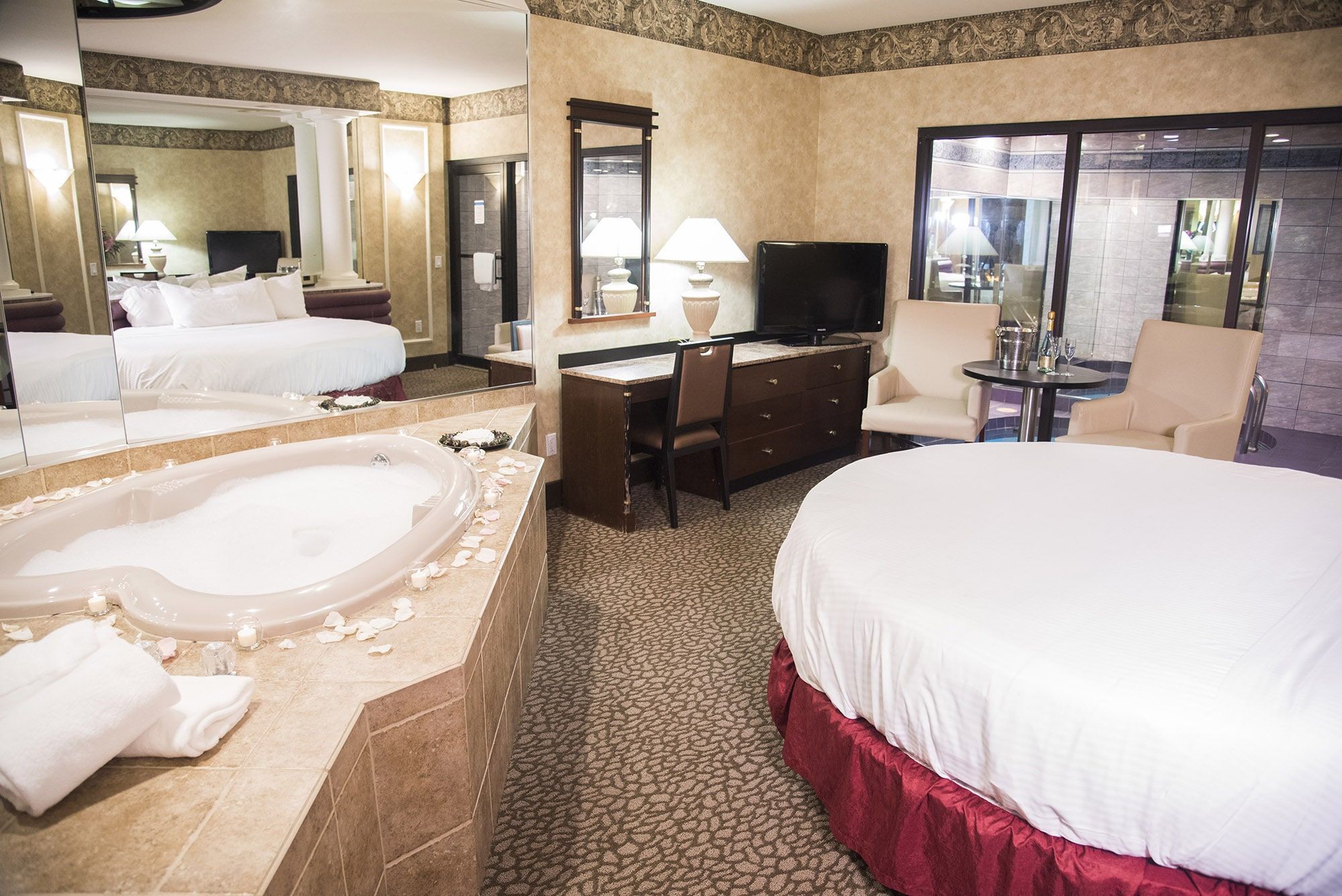 Paradise Stream Resort, Mt Pocono, PA, United States - Compare Deals