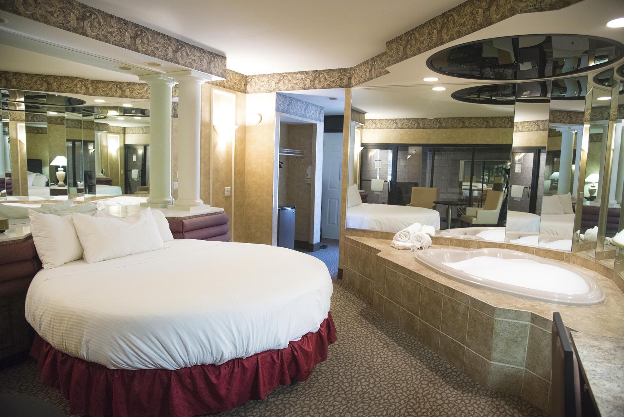 Paradise Stream Resort $270 ($̶4̶7̶6̶). Mt Pocono Hotel Deals & Reviews ...