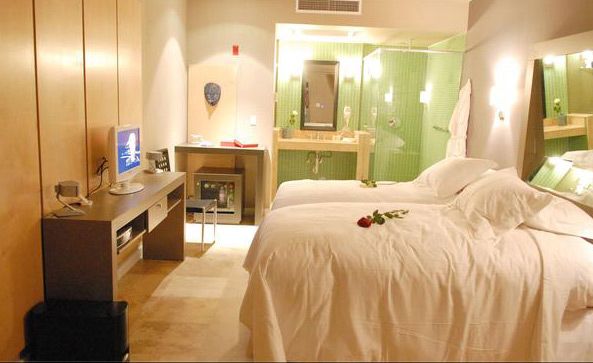 Aladdin $112 ($̶7̶3̶4̶). Miami Springs Hotel Deals & Reviews - KAYAK