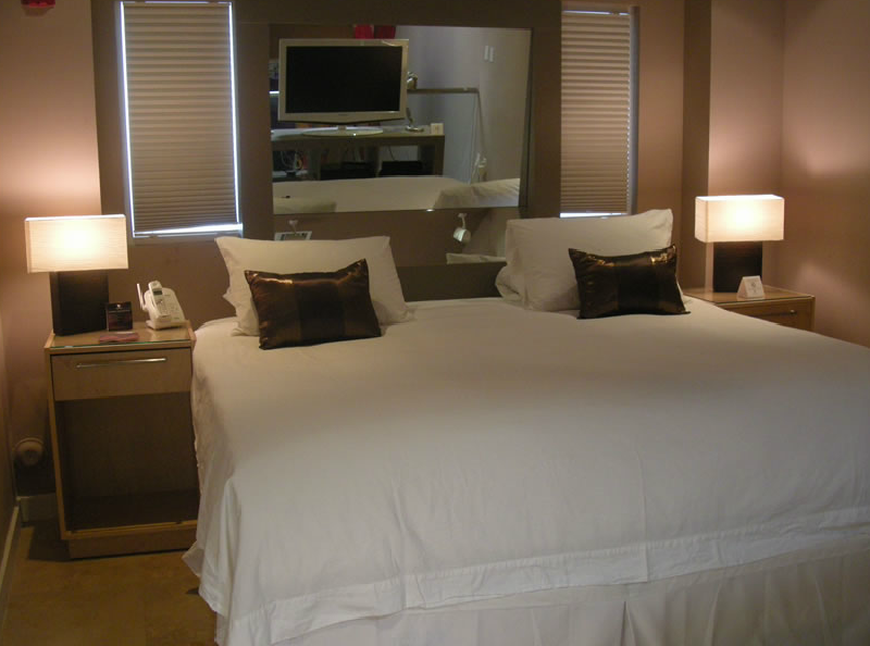 Aladdin $112 ($̶7̶3̶4̶). Miami Springs Hotel Deals & Reviews - KAYAK