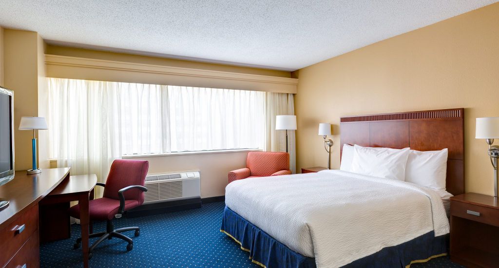 Courtyard by Marriott Arlington Crystal City/Reagan National Airport ...