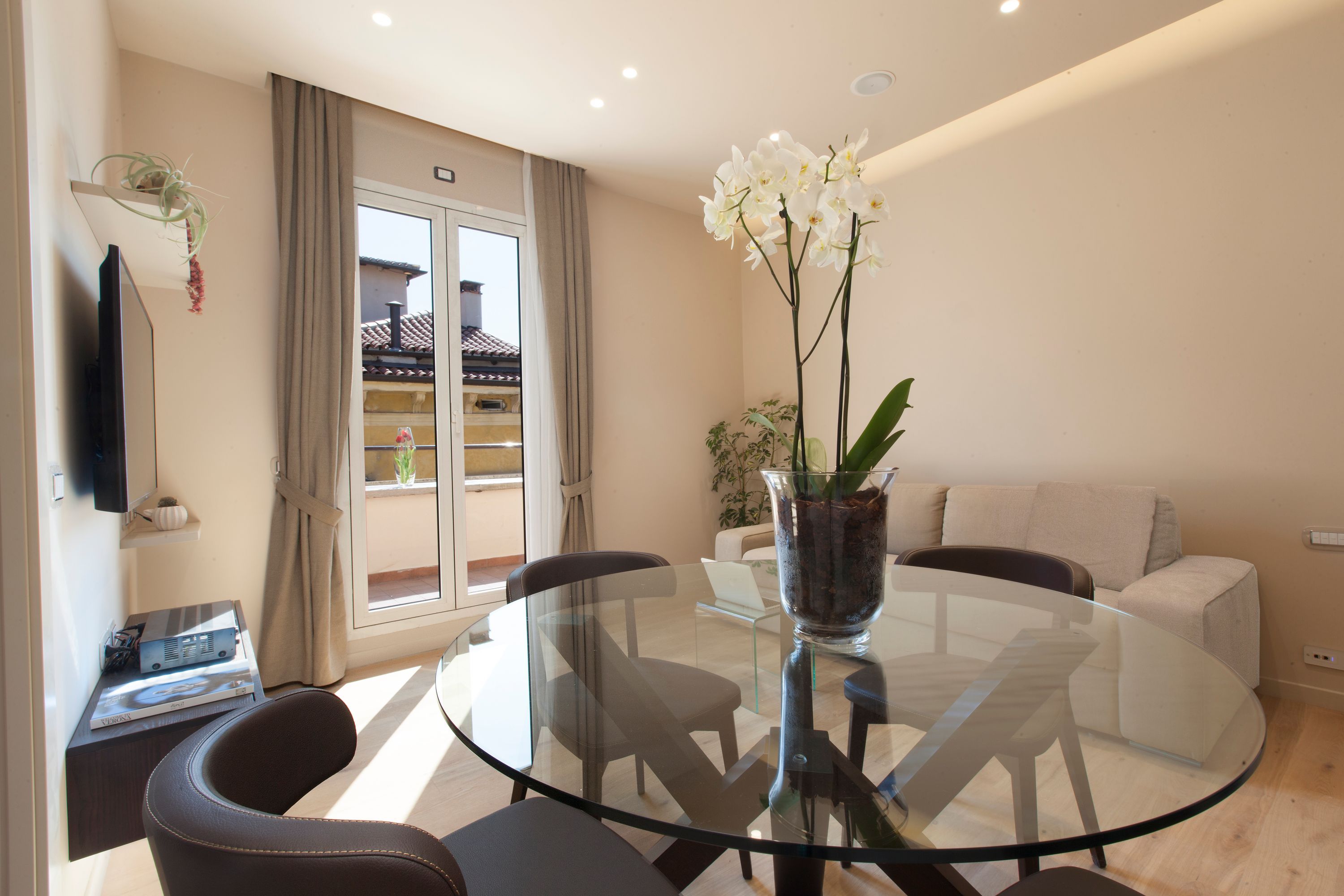 Oriana Homèl Verona | Italy | Venue Report