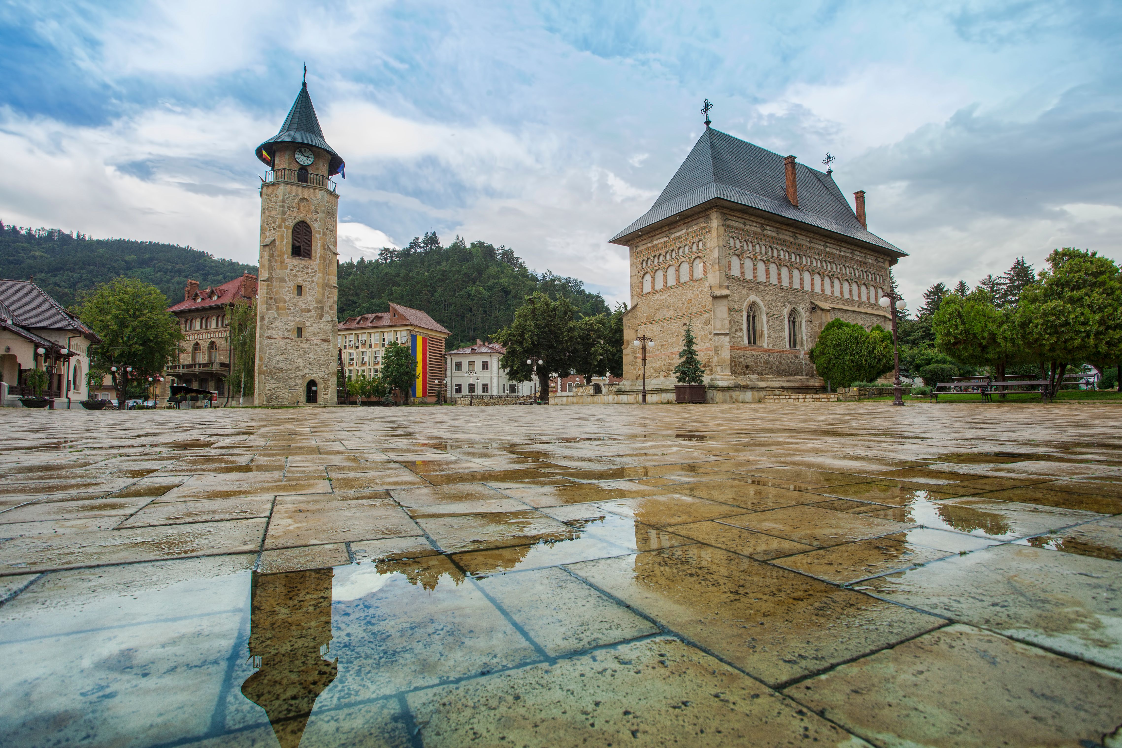 Piatra Neamţ Travel Guide | Piatra Neamţ Tourism - KAYAK