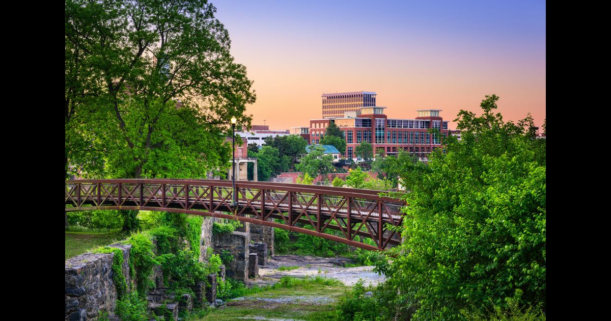 Columbus Metropolitan Area (CSG) - Flight Status, Maps & more - KAYAK