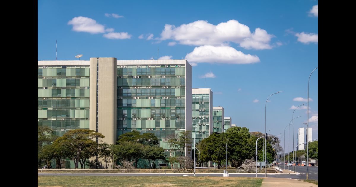 Brasilia (BSB) - Flight Status, Maps & more - KAYAK