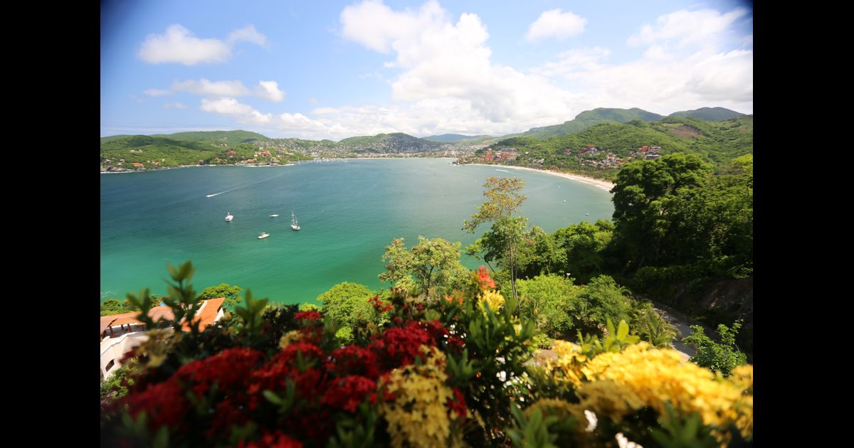 Ixtapa-Zihuatanejo Intl (ZIH) - Flight Status, Maps & more - KAYAK