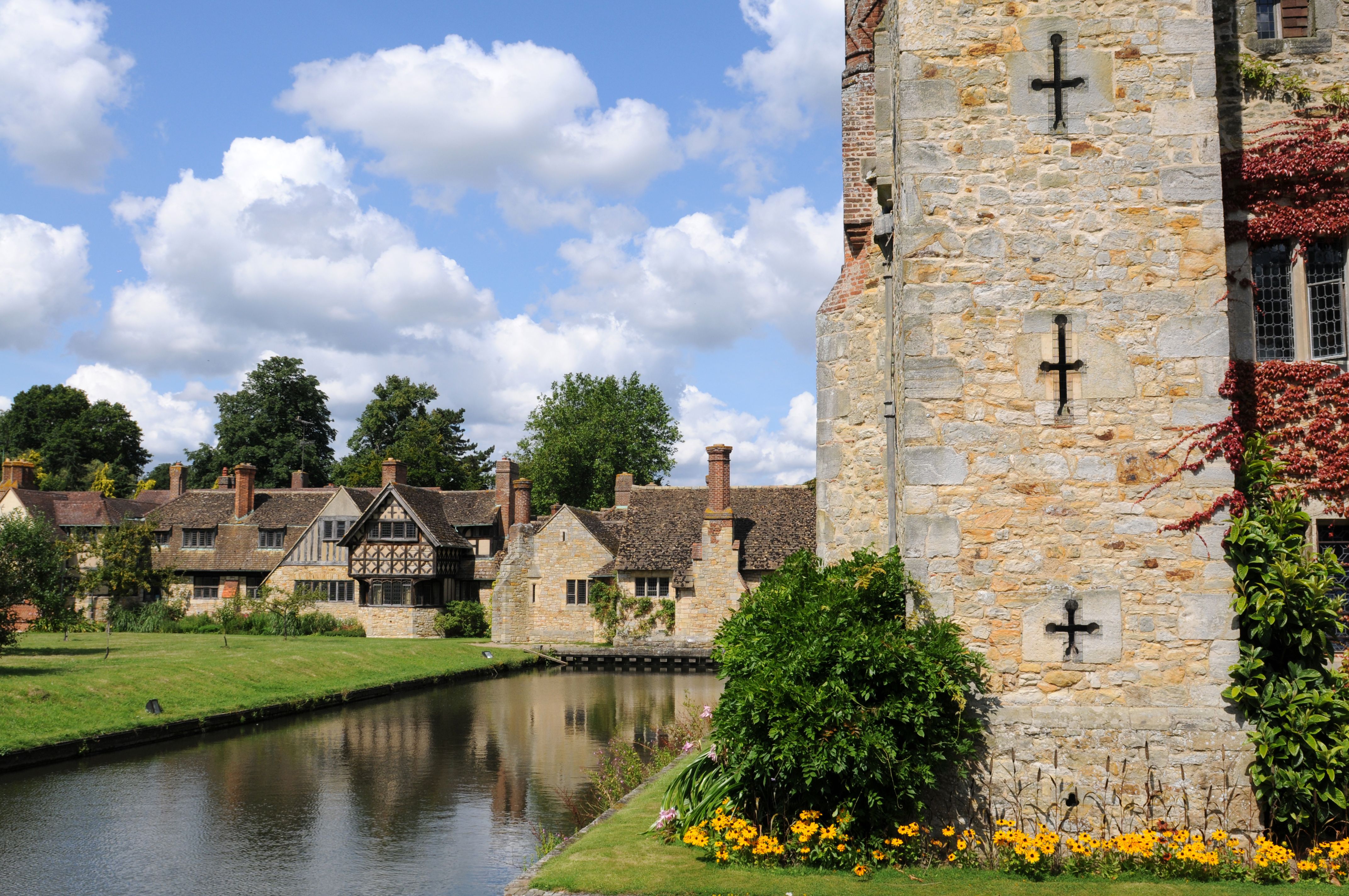 Hever Travel Guide | Hever Tourism - KAYAK