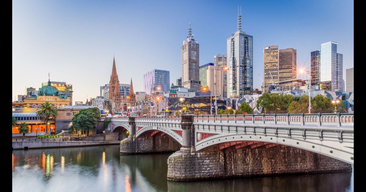 Melbourne Avalon (AVV) - Flight Status, Maps & more - KAYAK