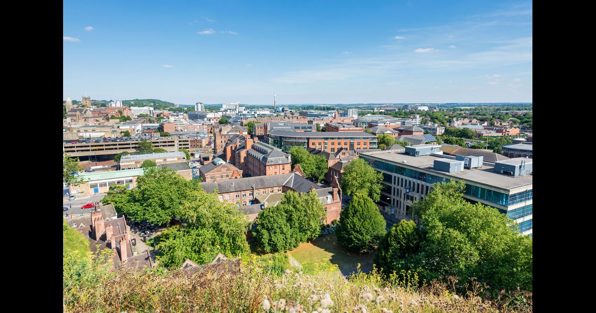 Nottingham East Midlands (EMA) - Flight Status, Maps & more - KAYAK