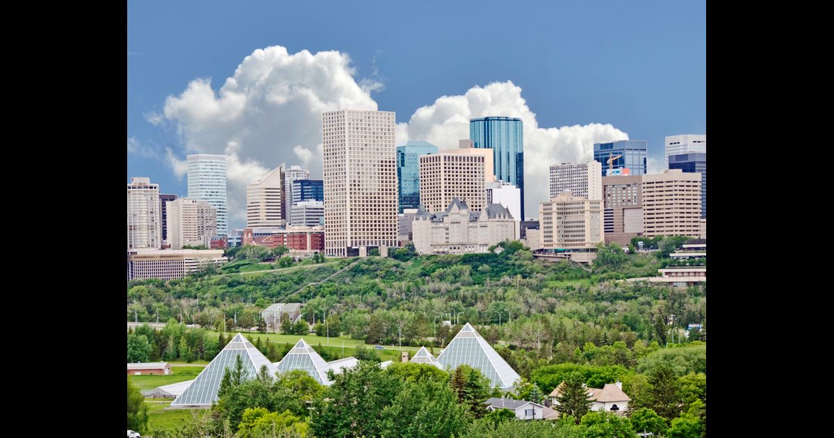 Voos em Classe executiva para Edmonton (YEG) - KAYAK