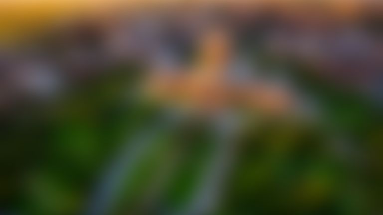 Book a last-minute hotel in Buderim on momondo