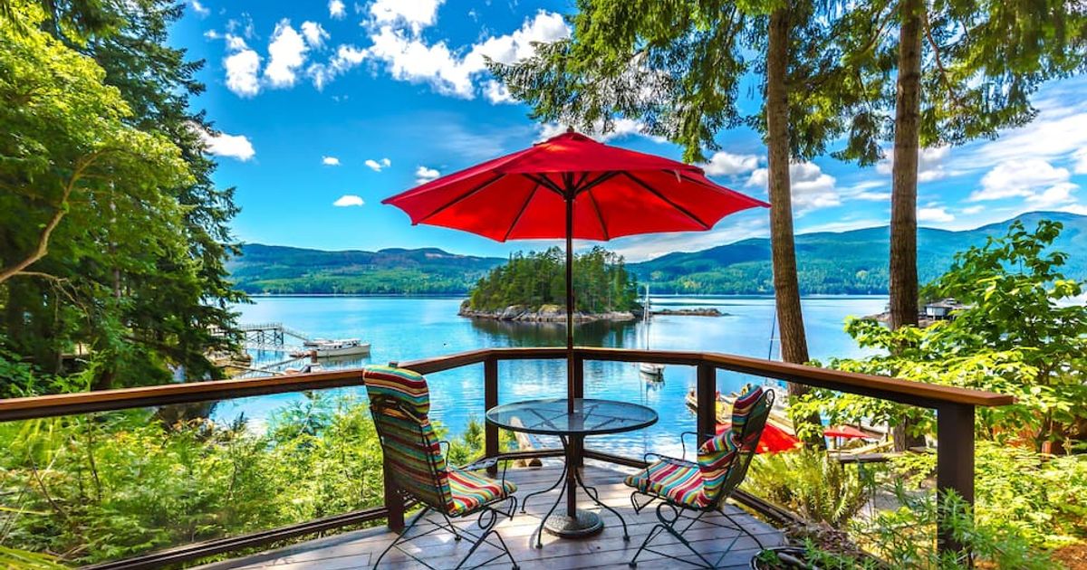 Tranquility Bay Waterfront Inn from $247. Sechelt Hotel Deals & Reviews ...