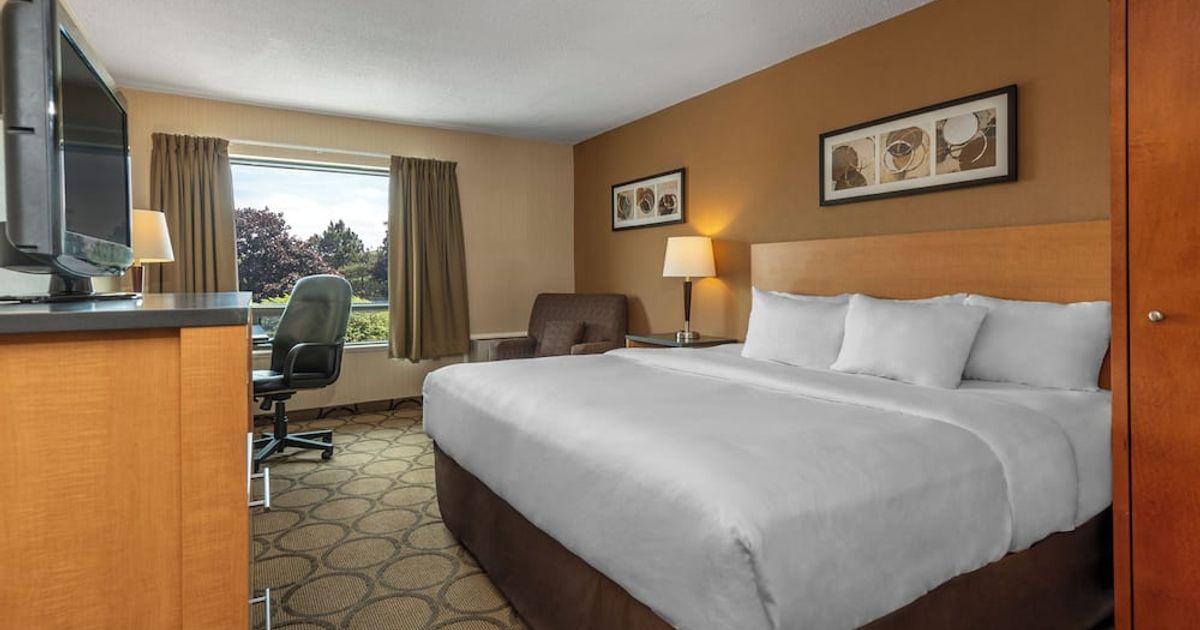 Comfort Inn £54. Orillia Hotel Deals & Reviews - KAYAK
