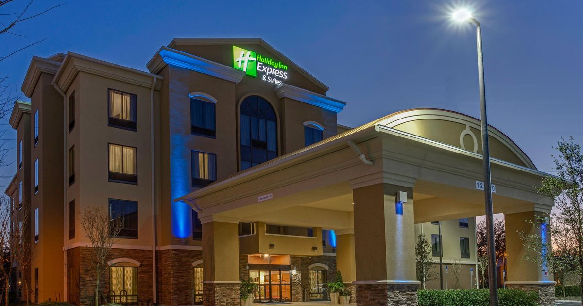 Holiday Inn Express & Suites Orlando East-Ucf Area By IHG ab 18 ...