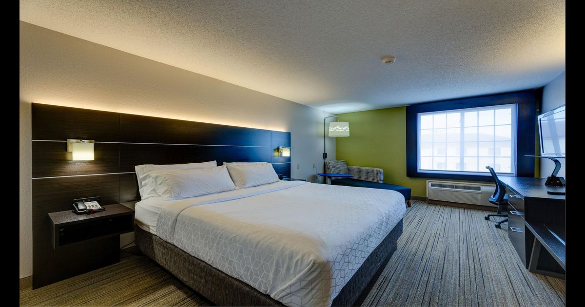 Holiday Inn Express & Suites Ashtabula-Geneva By IHG in Austinburg, the ...