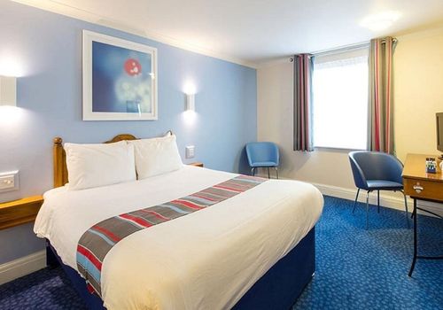Travelodge Perth A9 £28. Perth Hotel Deals & Reviews - KAYAK