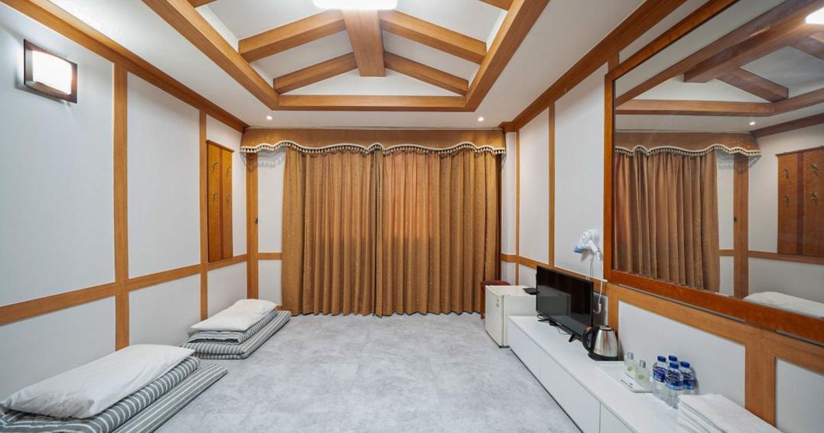 Hadong Autumn Hotel from $43. Gwangyang Hotel Deals & Reviews - KAYAK