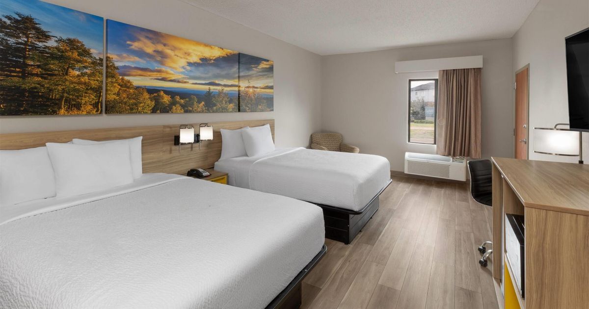 Days Inn Tulsa Central $80. Tulsa Hotel Deals & Reviews - KAYAK
