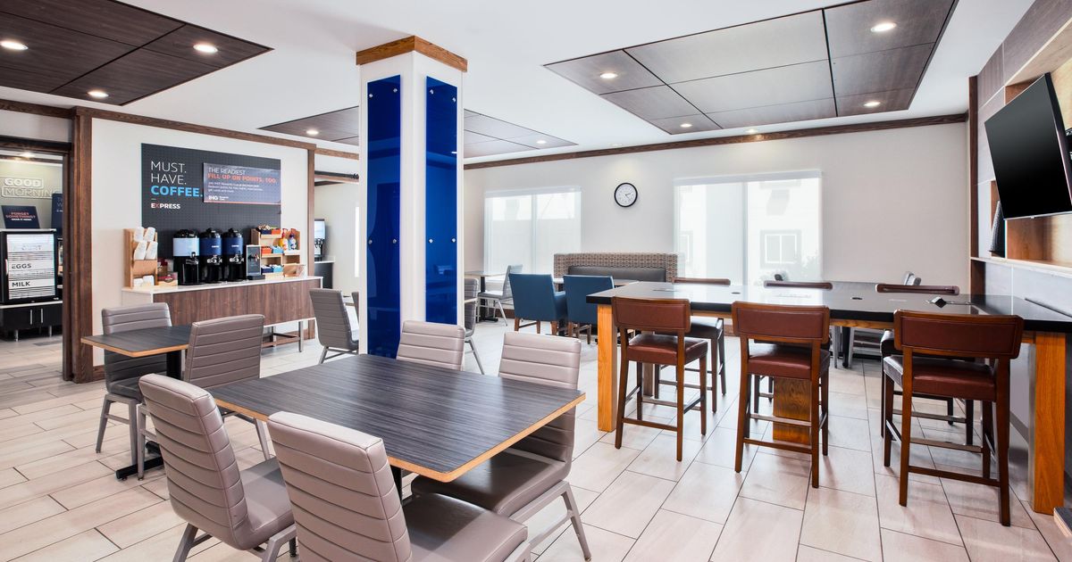 Holiday Inn Express & Suites Buffalo By IHG from $86. Buffalo Hotel ...