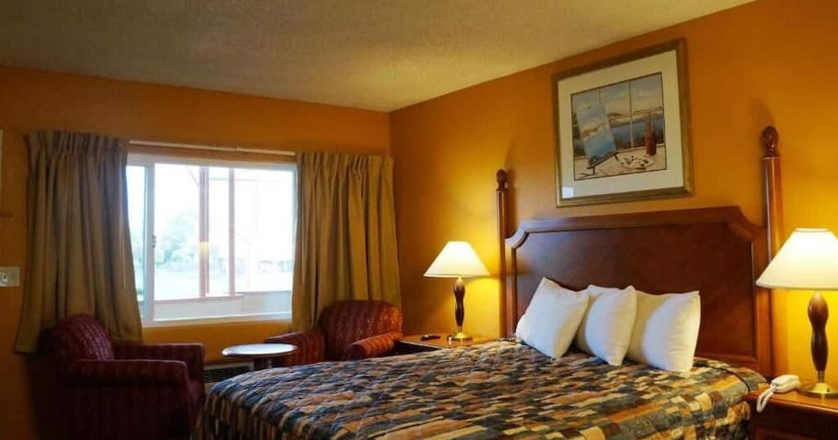 Classic Inn from $56. Red Bluff Hotel Deals & Reviews - KAYAK