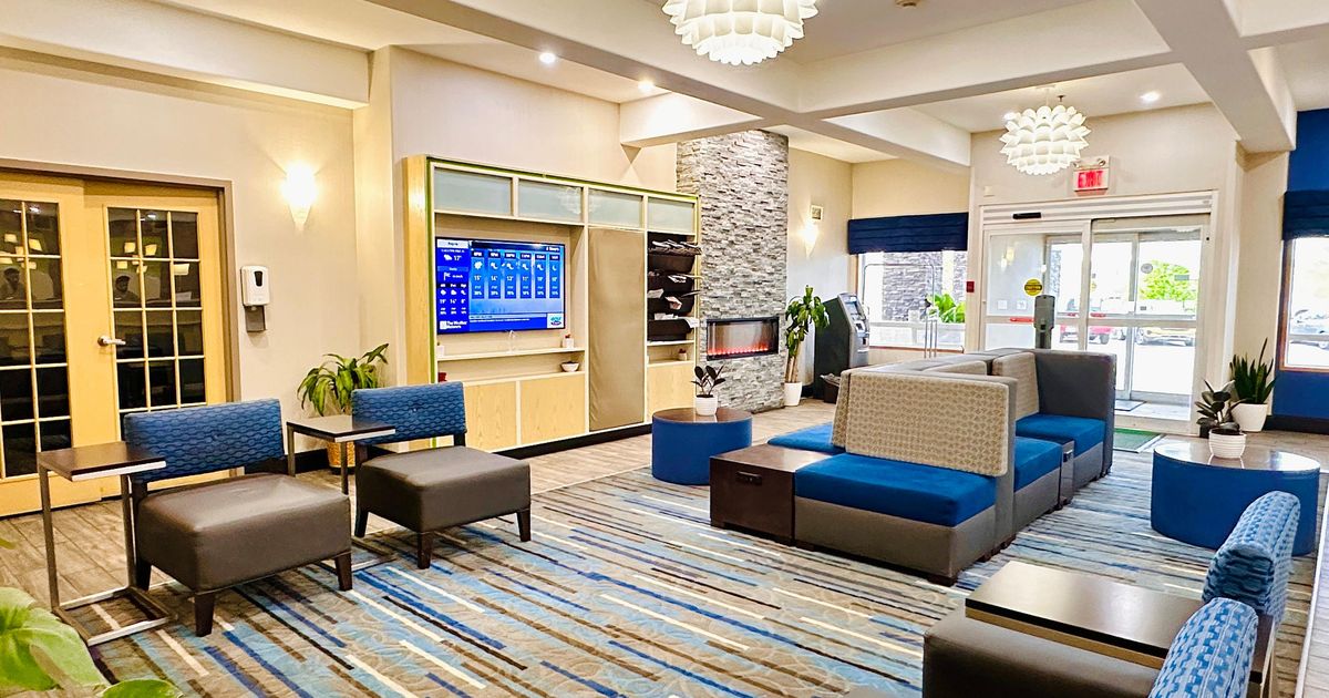 Holiday Inn & Suites Regina By IHG £56. Regina Hotel Deals & Reviews ...